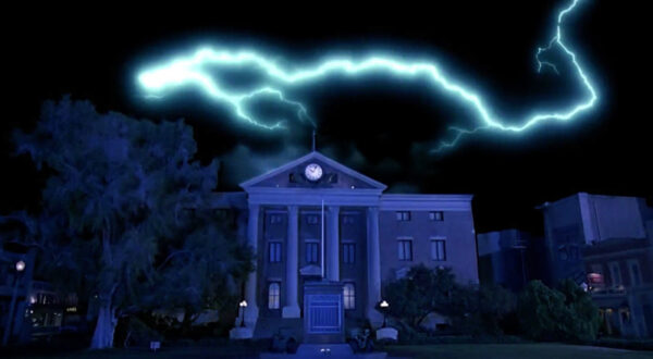 bttf_Clock_Tower_Lightning – Monolito Nimbus